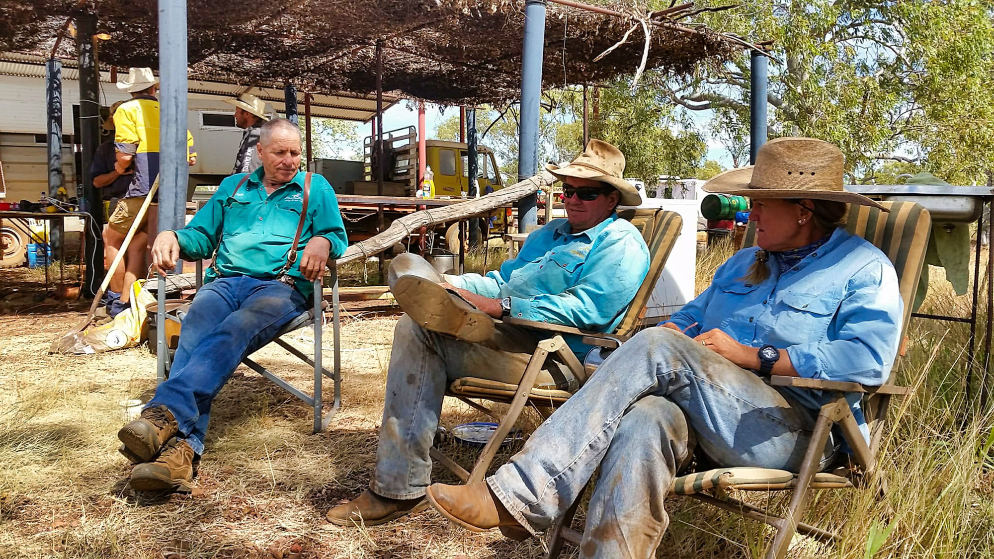 Having a yarn during smoko at Mallapunyah Station, NT - Kent Saddlery